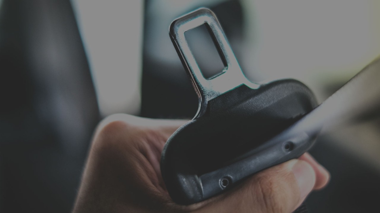 ¿Sabes cómo ponerte el cinturón de seguridad?